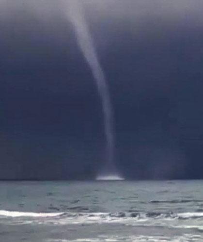 யாழில் ஏற்பட்ட கடும் சூறாவளி – எவருக்கும் பாதிப்பு இல்லை - செய்தி ...